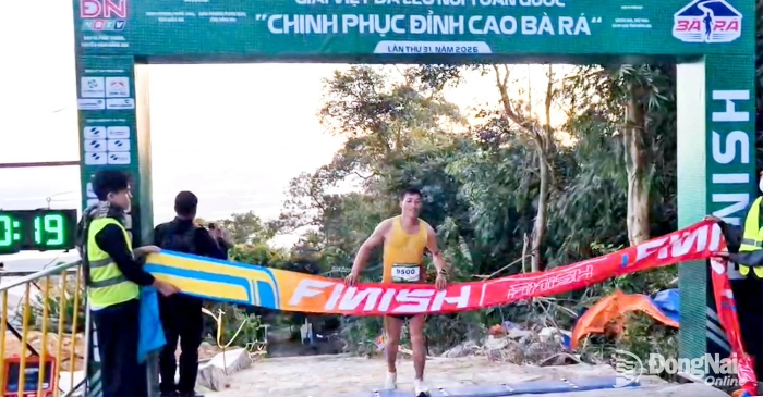 Hang A Giang from Lai Chau province clinches victory in the 19km ...