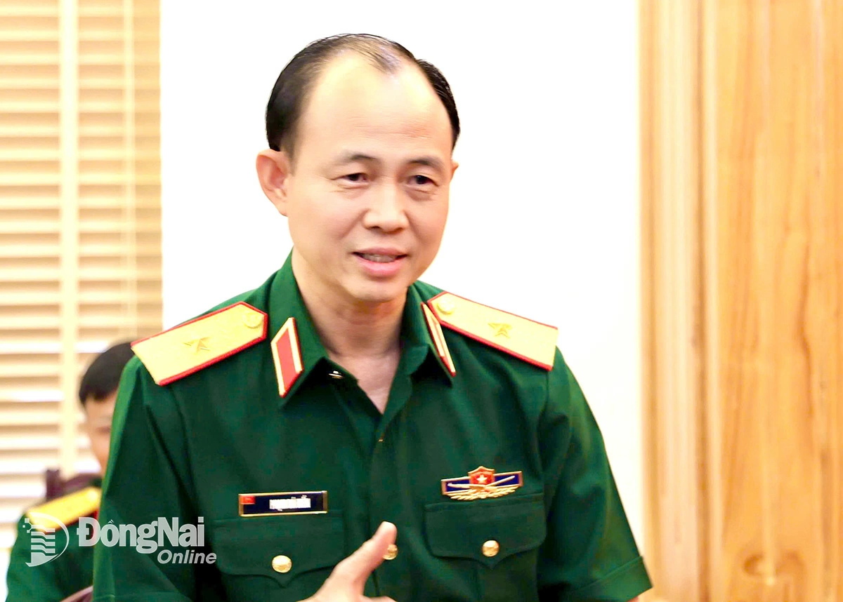 “For the cause of building the Vietnam People’s Army” Medal awarded - Báo Đồng Nai điện tử